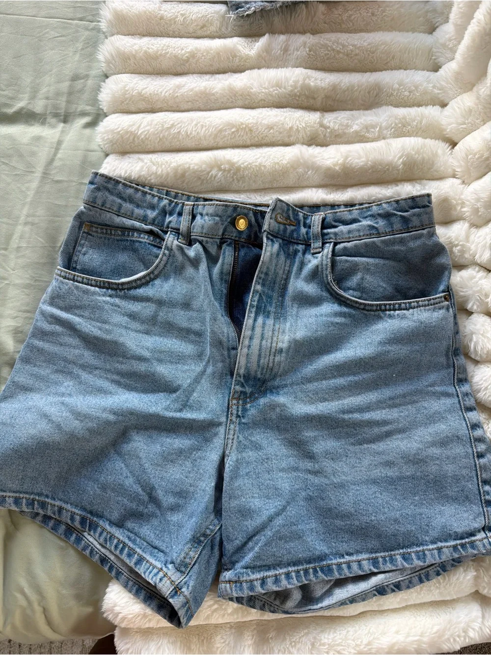 Zara | Shorts | Zara Highrise Light Wash Denim Shorts With Button Fly ...